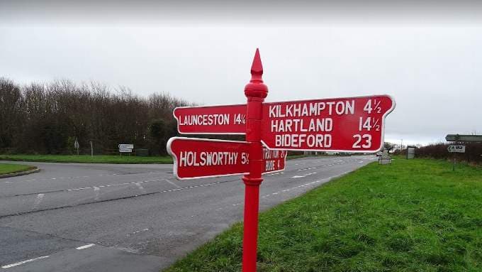 Red Post signpost back in place | holsworthy-today.co.uk