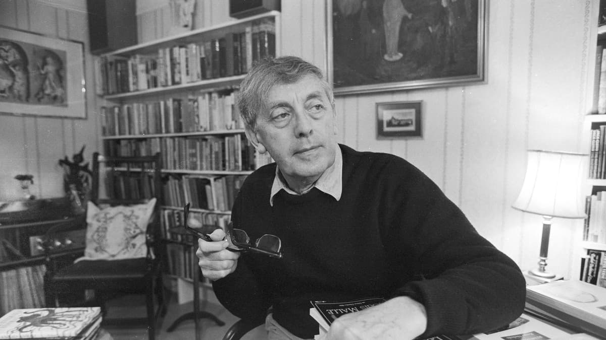 Launceston mark 20 years since Causley's death | holsworthy-today.co.uk