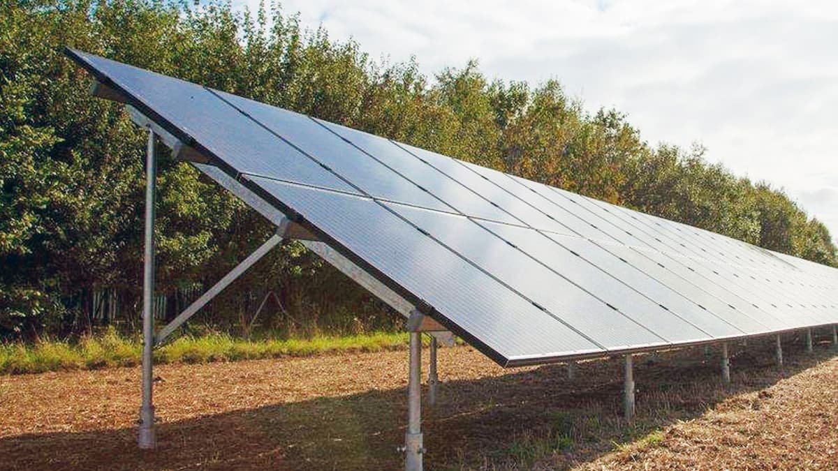 Locals offered share in Britain's first shared solar farm | holsworthy ...