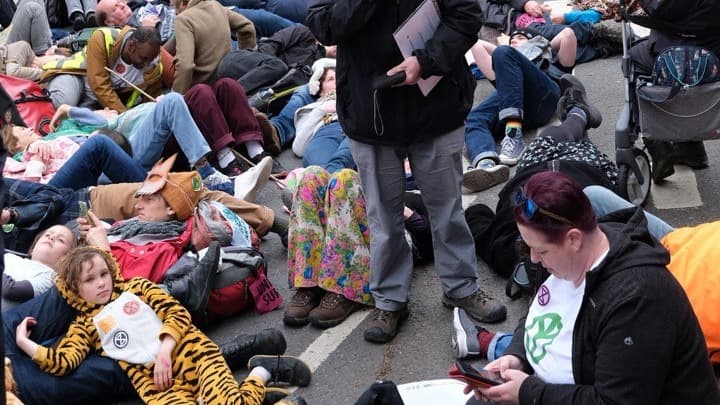 North Cornwall residents join Extinction Rebellion action | holsworthy ...