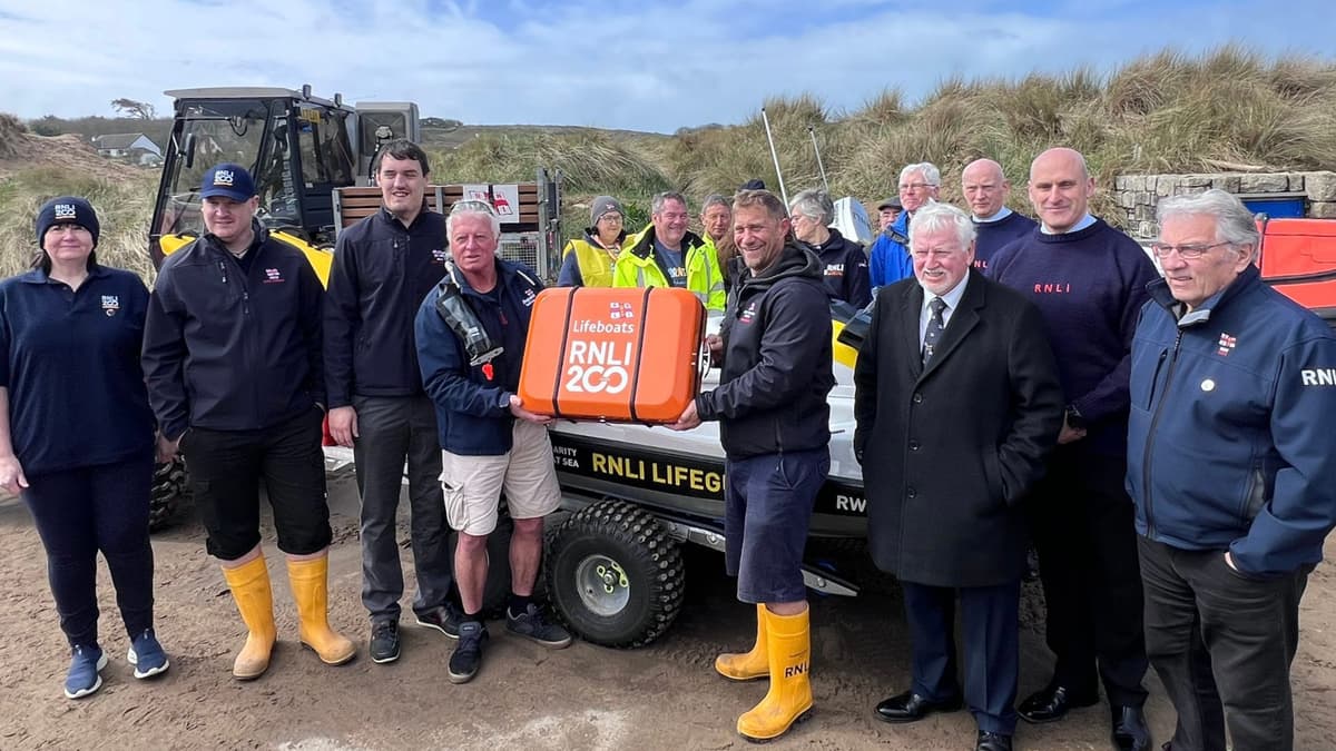 Bude RNLI sign 'one pledge' scroll to mark 200 years of lifesaving ...