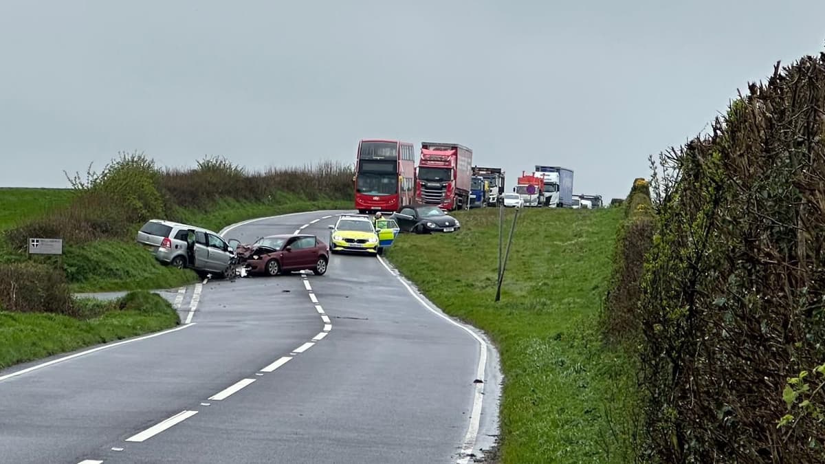 A39 Wadebridge crash: Road re-opened after police investigation ...
