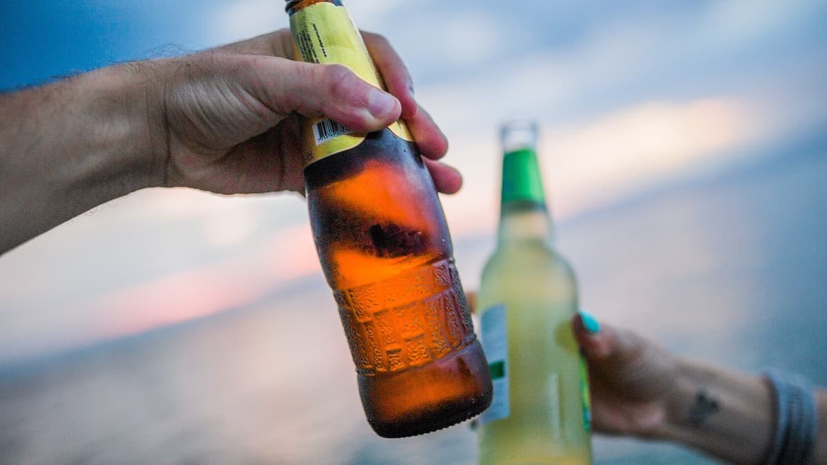 Local papers fight government's 'secret' alcohol licence plans ...