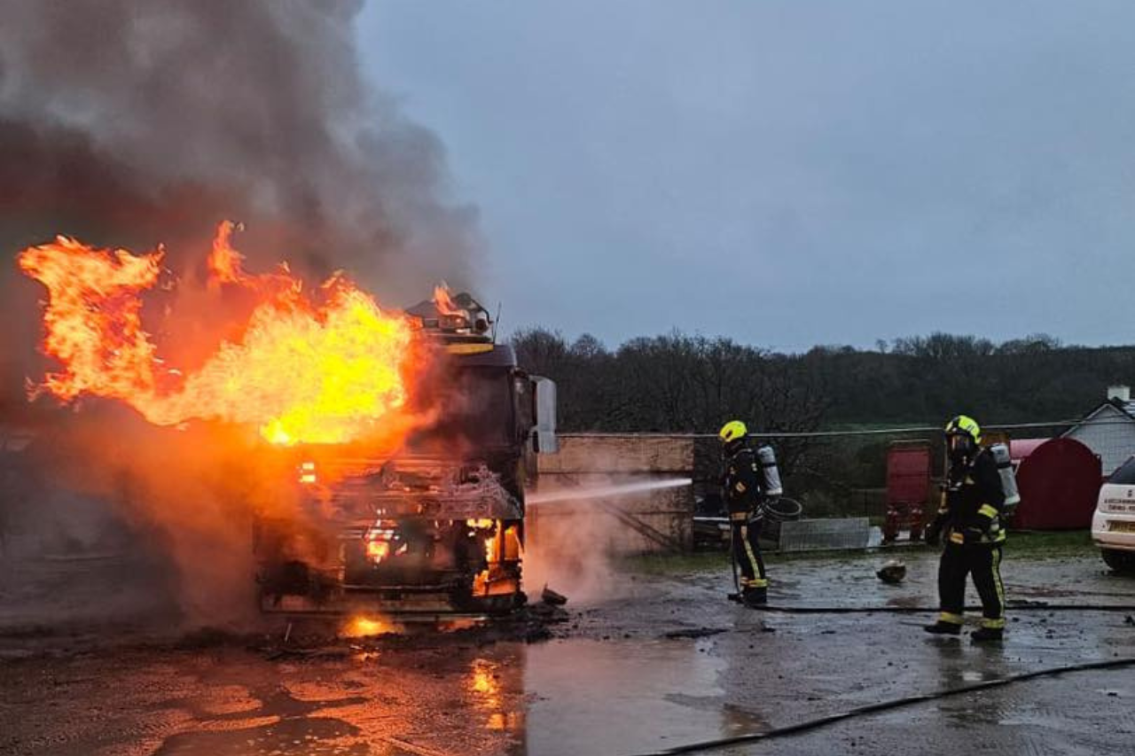 Fire crews tackle large vehicle fire near Holsworthy | holsworthy-today ...