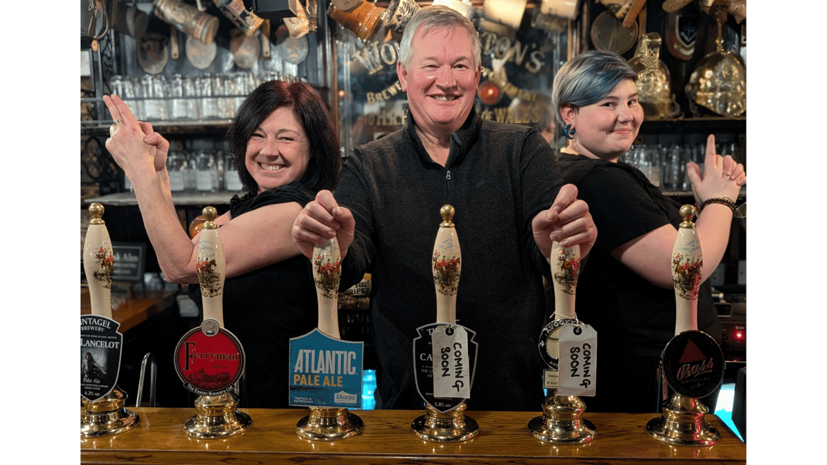 Landlord's delight as Bodmin pub wins prestigious award for fourth time ...
